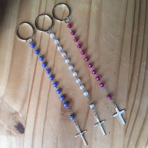 Handmade by Alyssa | Accessories | Vintage One Decade Rosary Keychain ...